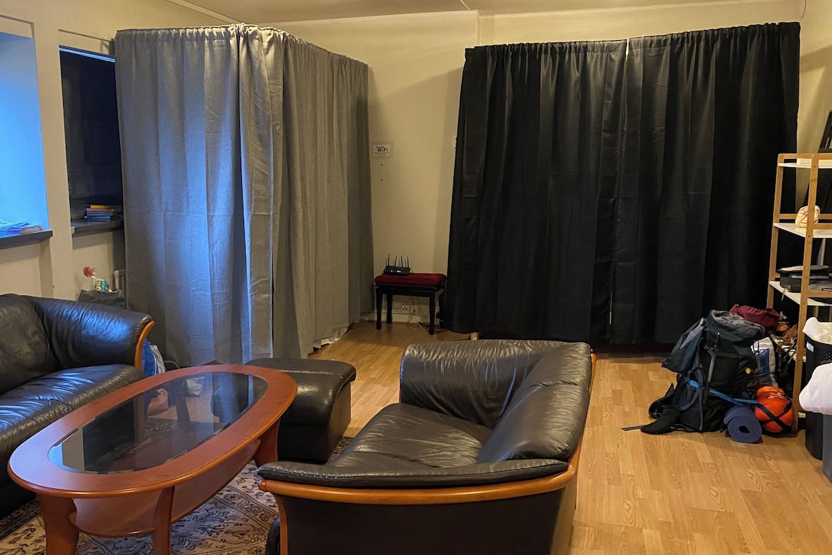 Com mobília individualizada, quartos insonorizados, Wi-fi grátis