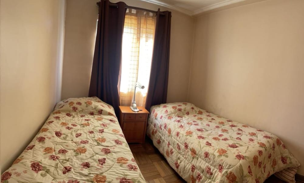 Centrally Located, 5min Walk Metro, Near Hospital, Grocery, Restaurants N Bars. - Recoleta, Chile
