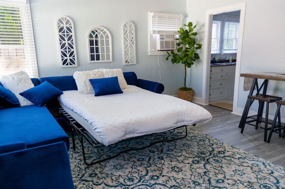 Cozy And Peaceful Get-a-way Home - Cypress, CA