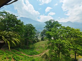 Quarto Quádruplo Familiar, varanda, vista para a montanha | Terraço/pátio interior