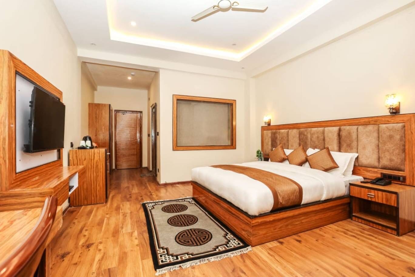 Quarto premium | 1 quarto, roupas de cama premium, edredons de pluma, escrivaninha