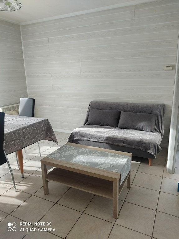 Agréable Petite Maison De Campagne Dans Les Environs De Chef-boutonne 79 - Deux-Sèvres