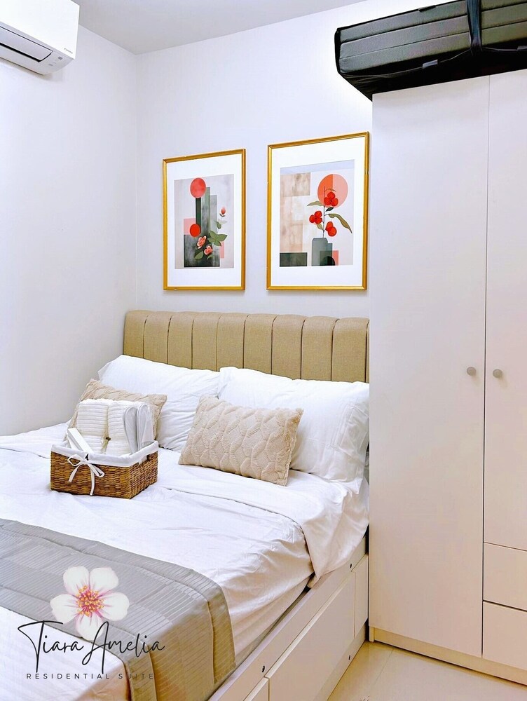 Close to NAIA Manila Airport & MOA Mall of Asia! Comfy 1BR condo ...