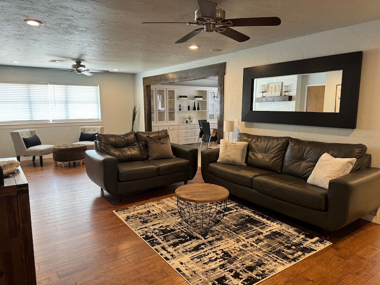 Edmond 4 Bedroom, 2.5 Bathroom Open And Peaceful Ranch House. - 에드먼드