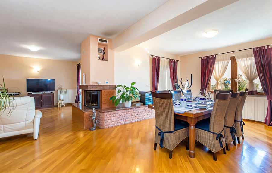 Ein Wunderschönes Haus Mit Pool Und Whirlpool Für 10 Personen - Rijeka