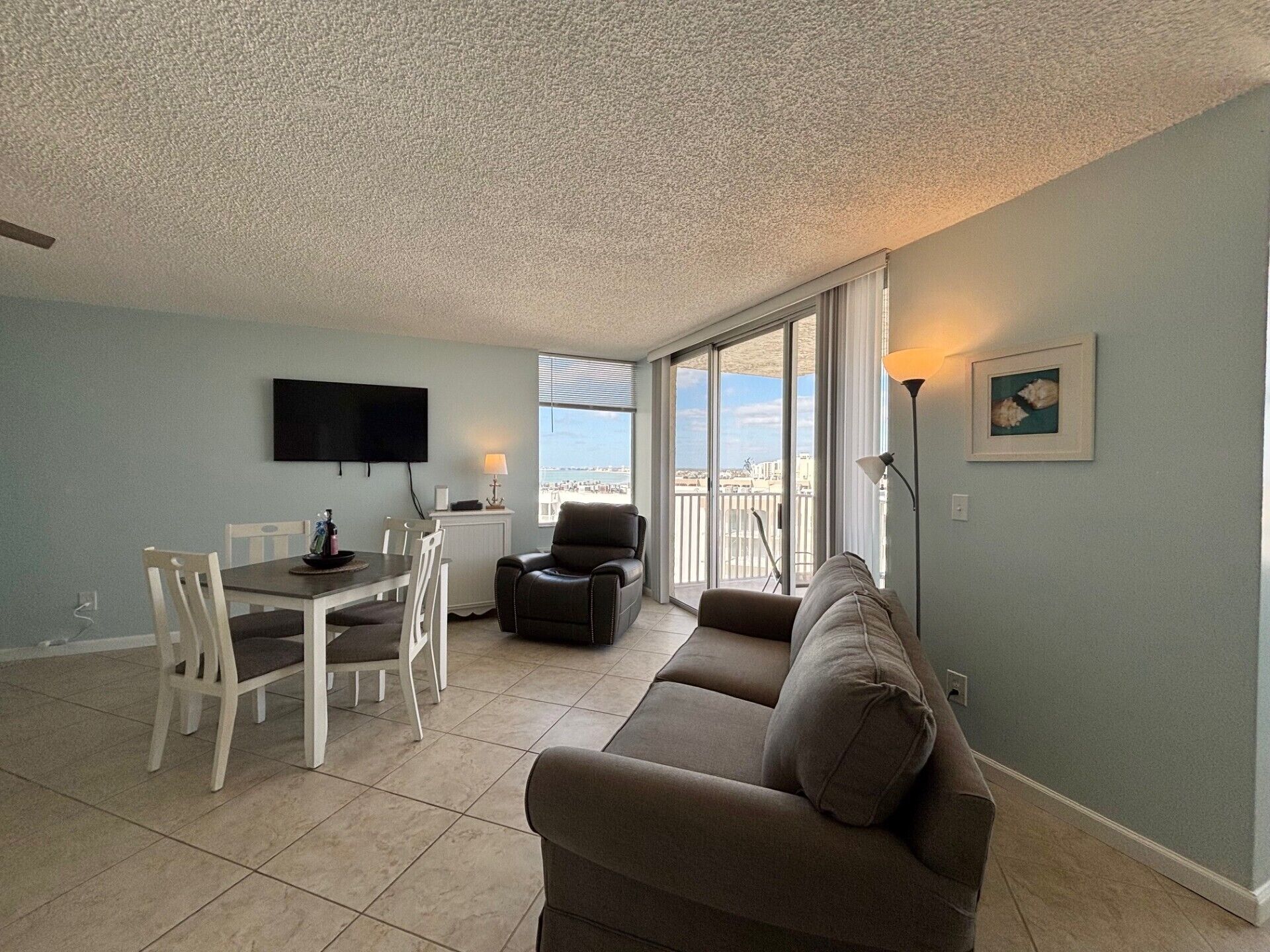Fantastic Ft Myers Beachfront Condo! Flexible Check-in Dates And Many Amenities! - Fort Myers Beach, FL
