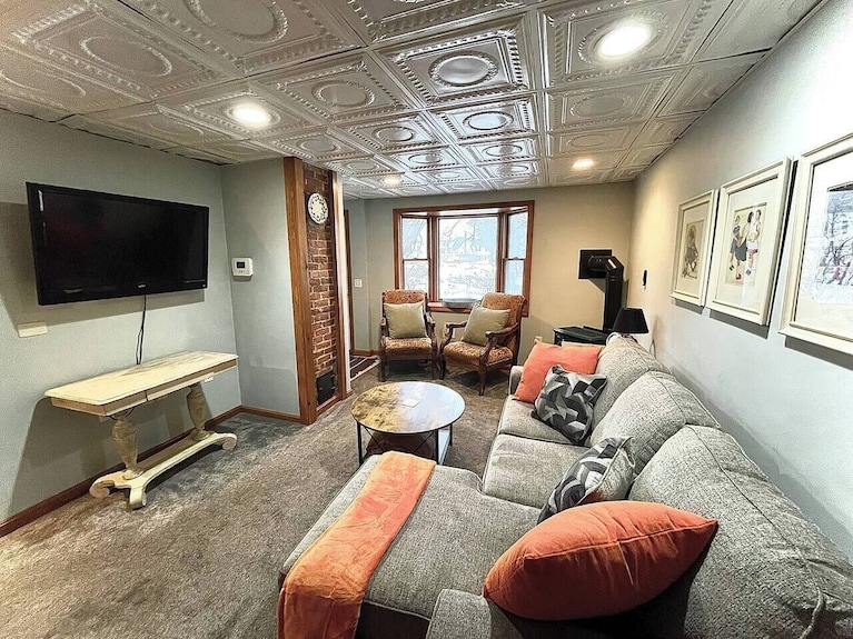 Berkshire House Stay: 5br/5ba - Lenox