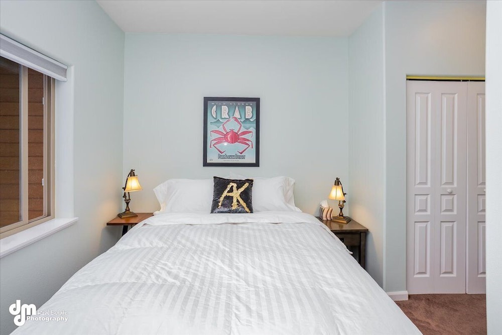 Mountain Time - Cozy Top-floor Condo With Spectacular Views - 앵커리지
