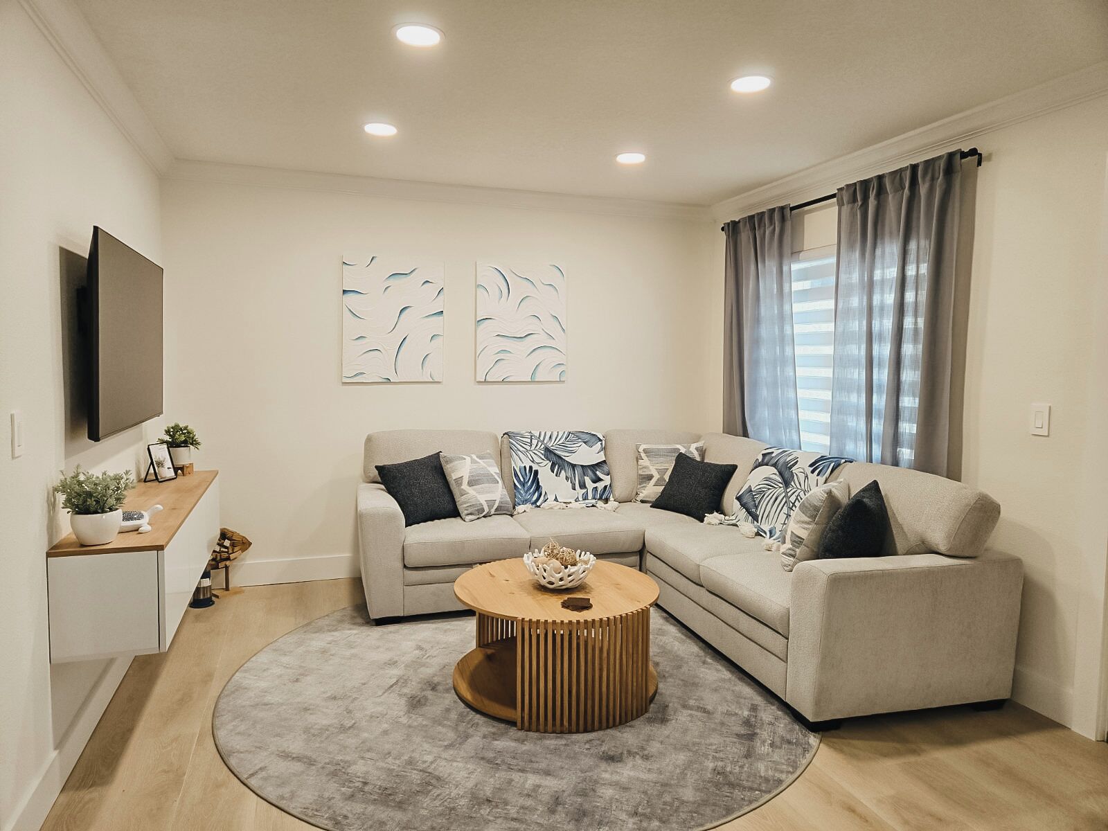 Walk To St. Pete Beach  Heated Pool  Renovated Condo  Free Parking - St. Petersburg