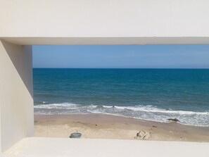 Vista para praia/oceano
