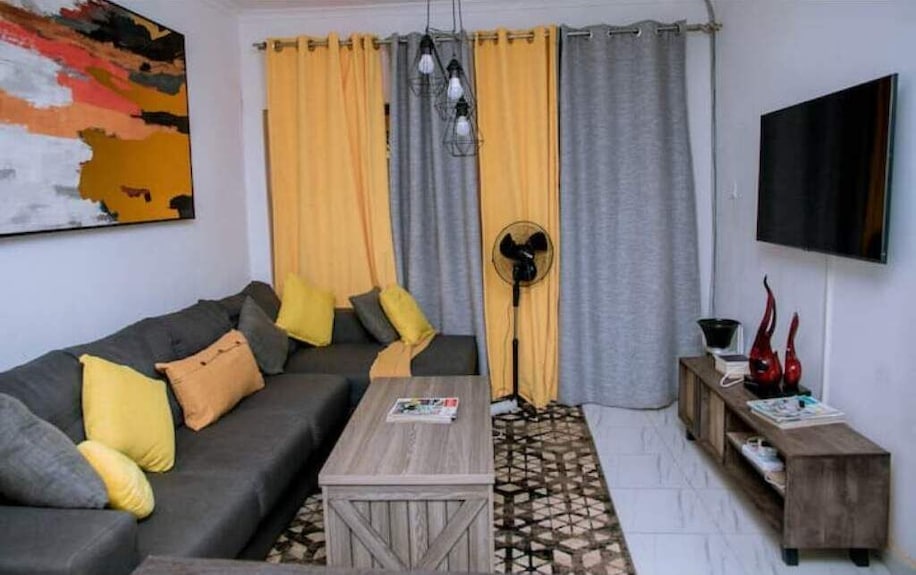 Private Gletwyn Guesthouse W/in-stay Cleaning Services. Family/child Friendly. - Harare