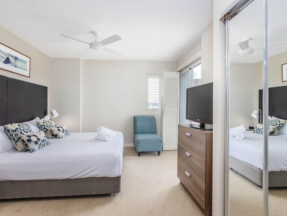 The Pool Resort Kingscliff - One Bed Spa Suite (2218) - Holiday Management Co. - Kingscliff