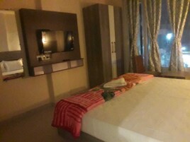 Quarto luxo | 1 quarto, Wi-Fi de cortesia