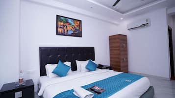 Quarto casal luxo | Escrivaninha, Wi-Fi de cortesia