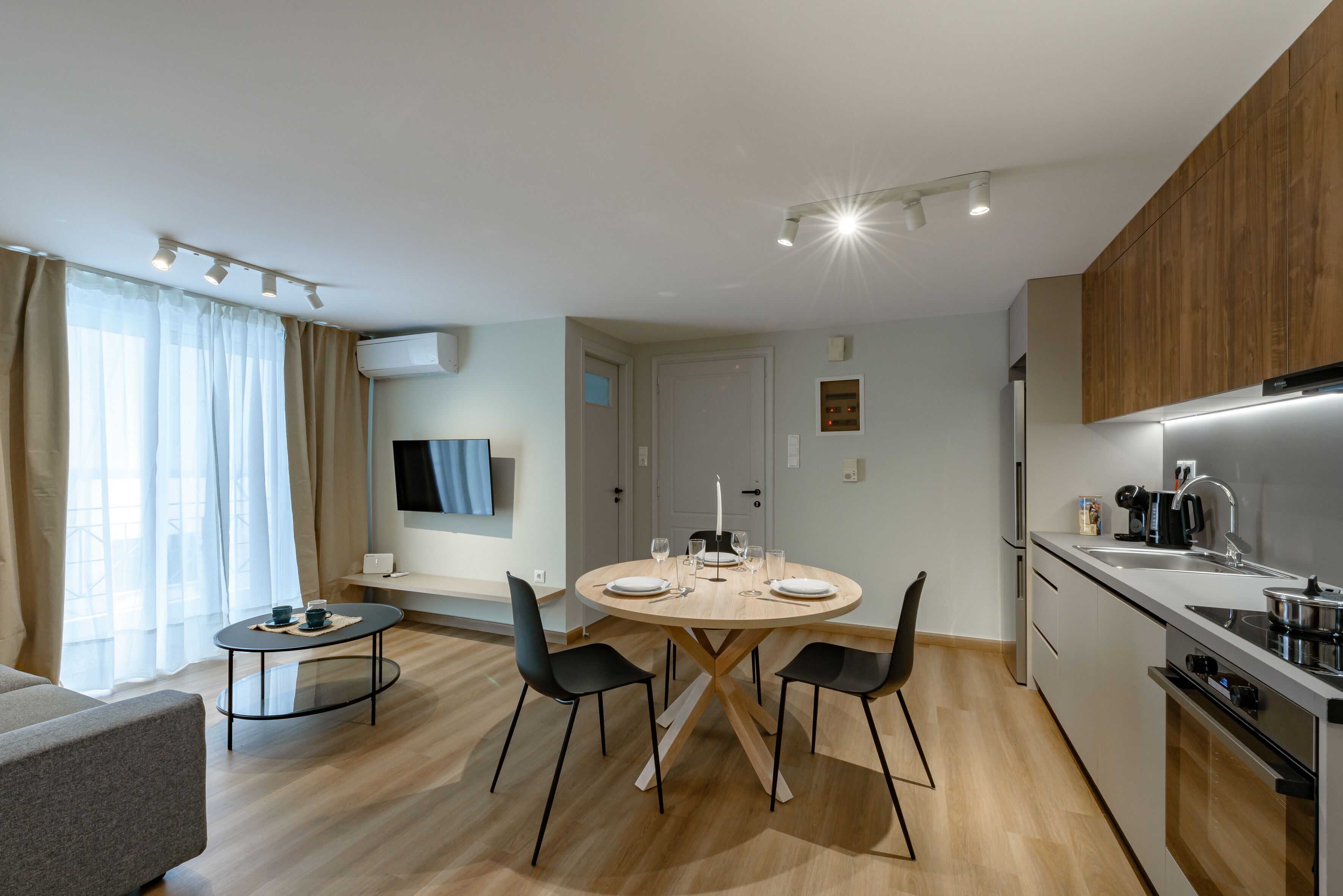 TV LED 40 polegadas com canais a cabo