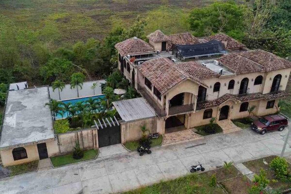 Remarkable 4-bed Villa In Retalhuleu, Guatemala - Retalhuleu