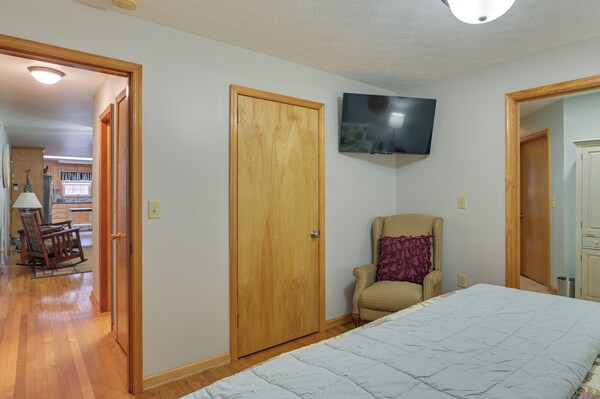 Large Home W/ Deck & Grill ~ 9 Mi To Virginia Tech - Virginia