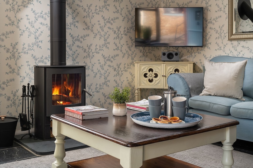 A Stone Cottage That Sleeps 3 Guests In 1 Bedroom - North Devon