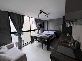 Estúdio Comfort | Cortinas/cortinados opacos, ferro/tábua de engomar, Wi-fi grátis 