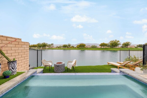 Sunburst By Avantstay Lakefront + Mountain Views - Joshua Tree National Park