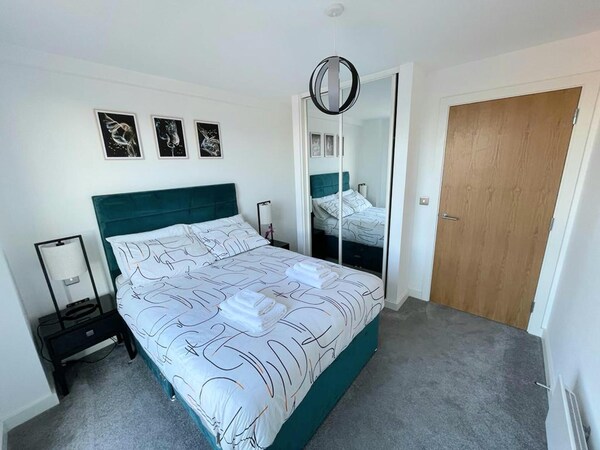 1b Steps To Uni & Stadium - Wi-fi, Brekie, Netfilx - Manchester