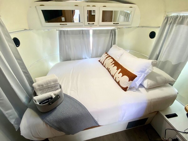 Newly Updated Airstream With Modern Amenities On The Bank Of The Colorado River. - Grand Junction, CO