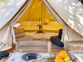 Barraca luxo, para não fumantes (Pet-friendly) | 1 quarto, Wi-Fi de cortesia, individualmente decorados