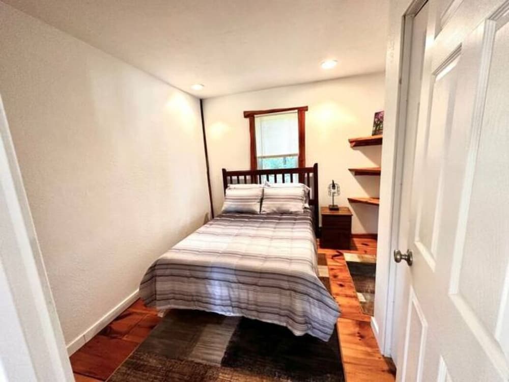 Cozy Trails Cottage In Oconto County Direct Access To Snowmobile/utv Trails! - Mountain, WI