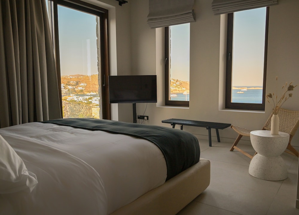 Apollo Yard - Helios Villa, a breathtaking fusion of nature and design ...