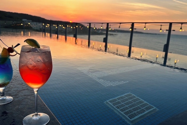 Bar junto à piscina