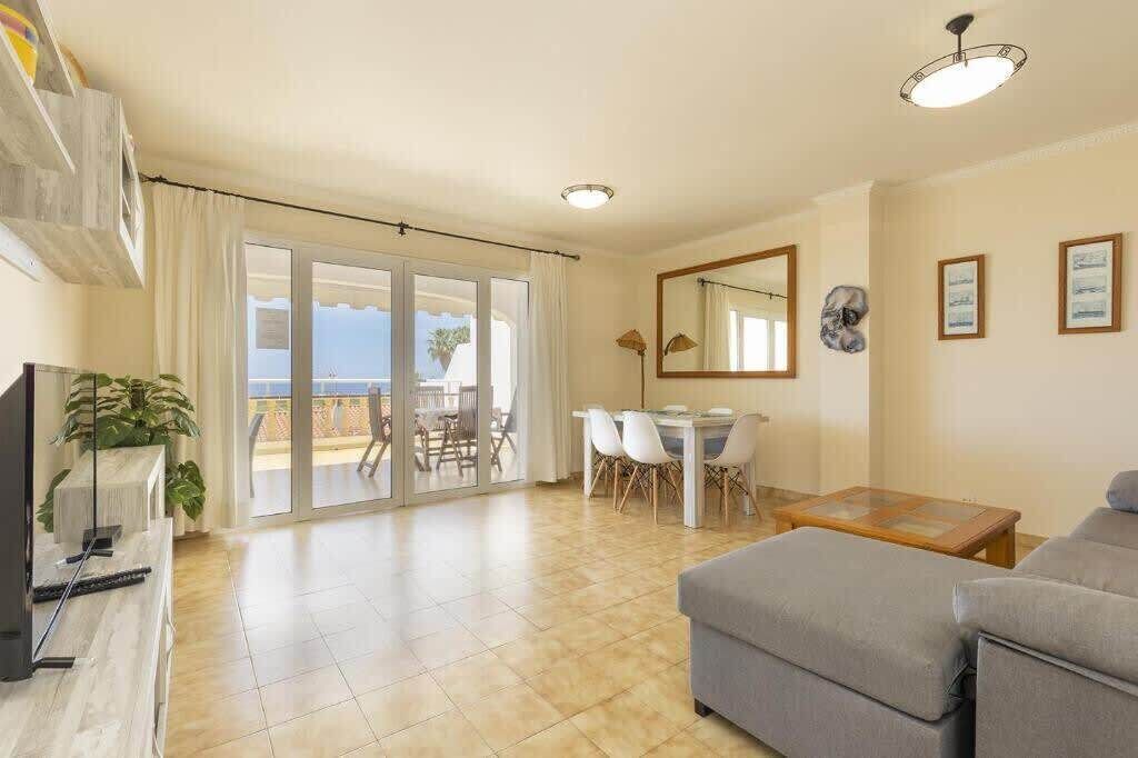 Villa Ocean Breeze - Steps Away From The Beach - Minorca