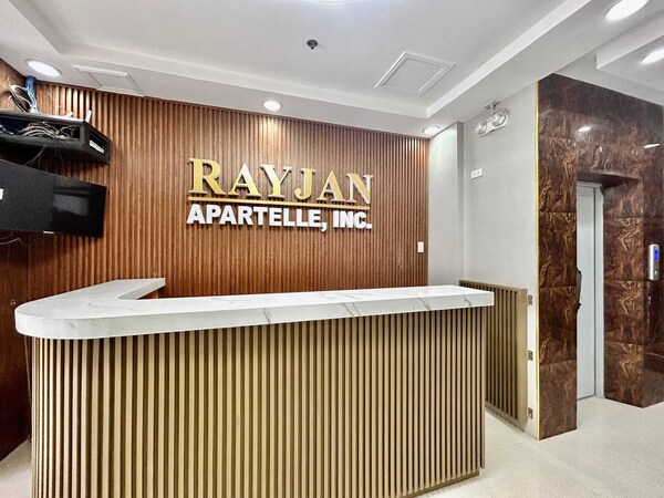 Oyo 1045 Rayjan Apartelle - Las Piñas