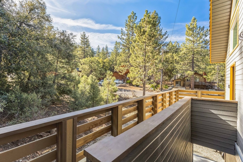 Tranquil Pine Mountain Retreat 3 Bedroom Cabin By Redawning - Pine Mountain Club, CA
