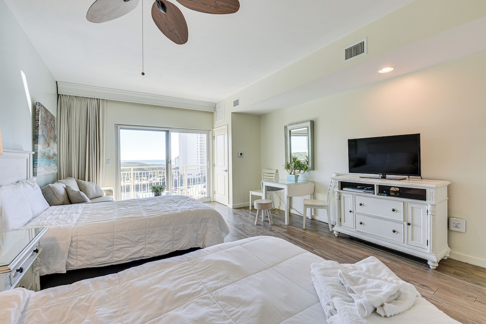 Destin Resort Studio W/ Pool - Walk To Beach! - Miramar Beach, FL