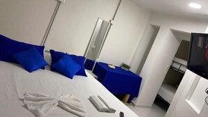 Quarto quádruplo superior | Wi-Fi de cortesia, individualmente decorados