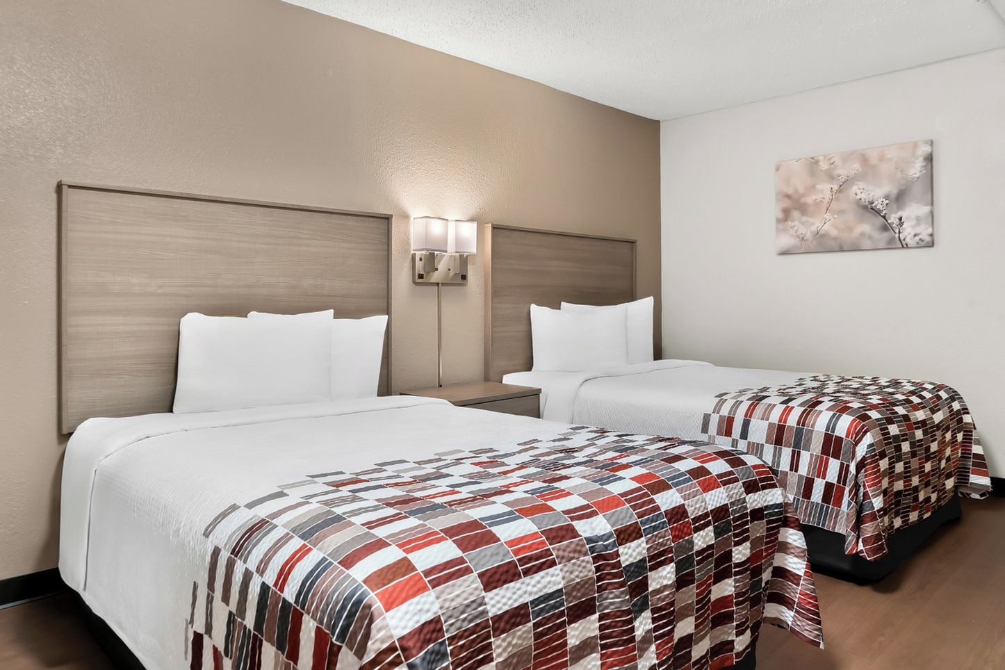 Quarto Deluxe, 2 camas de casal, não fumadores | Secretária, secretária adequada para computadores portáteis 