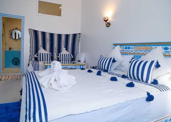 Casa Blue Pearl - Morocco