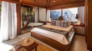 Suíte Master vista jardim | Roupa de alta qualidade, minibar, cofre no quarto