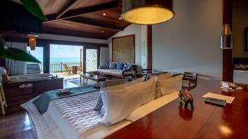 Premium vista mar com banheira de hidromassagem e sauna privativa | Roupa de alta qualidade, minibar, cofre no quarto