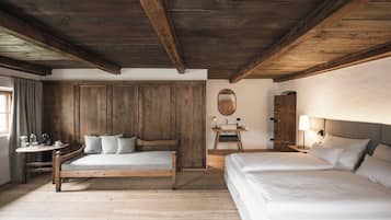 Suíte júnior, 1 cama Queen e sofá-cama, para não fumantes | 1 quarto, lençóis italianos Frette, roupas de cama premium