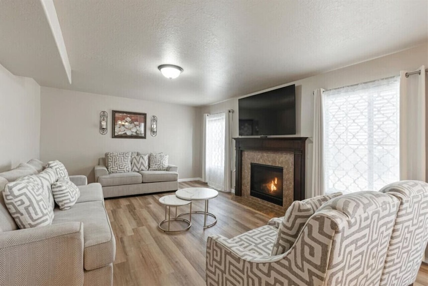 Homestead Haven | Sleeps 14 | 2 Car Garage - SeaQuest Utah, Layton