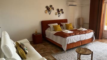 Suite Superior, casa de banho anexa, vista para o mar (Ocre) | Roupa de alta qualidade, com decoração personalizada