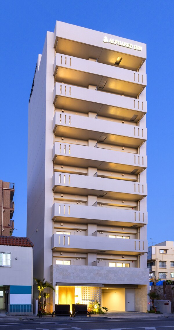 Alphabed Inn Nahakokusaistreet East - Naha