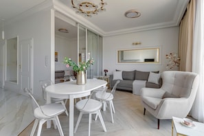 Apartamento Deluxe | Ferro/tábua de engomar, Wi-fi grátis 