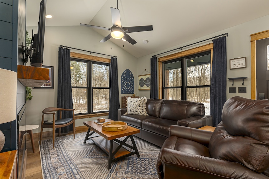 Modern 1br Cabin W/ Hot Tub Near Carbondale - Carbondale, IL