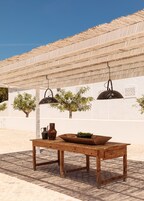 2 piscinas exteriores, guarda-sóis, espreguiçadeiras 