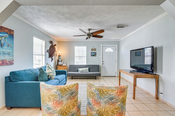 Convenient Galveston Home < 1 Mi To Beach! - Galveston