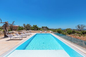 Piscina exterior sazonal
