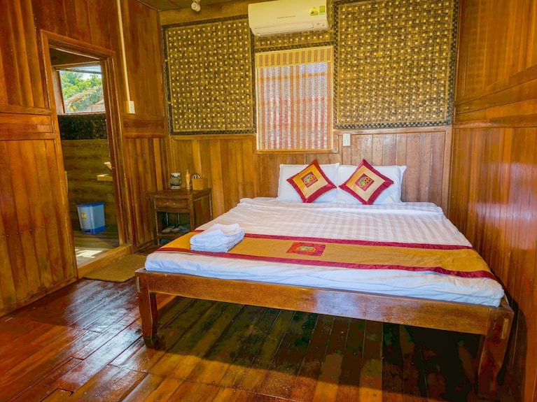 Cocohome Builted From 4000 Coconut Trunks -Certificated As Vietnam Coconut House - Vĩnh Long