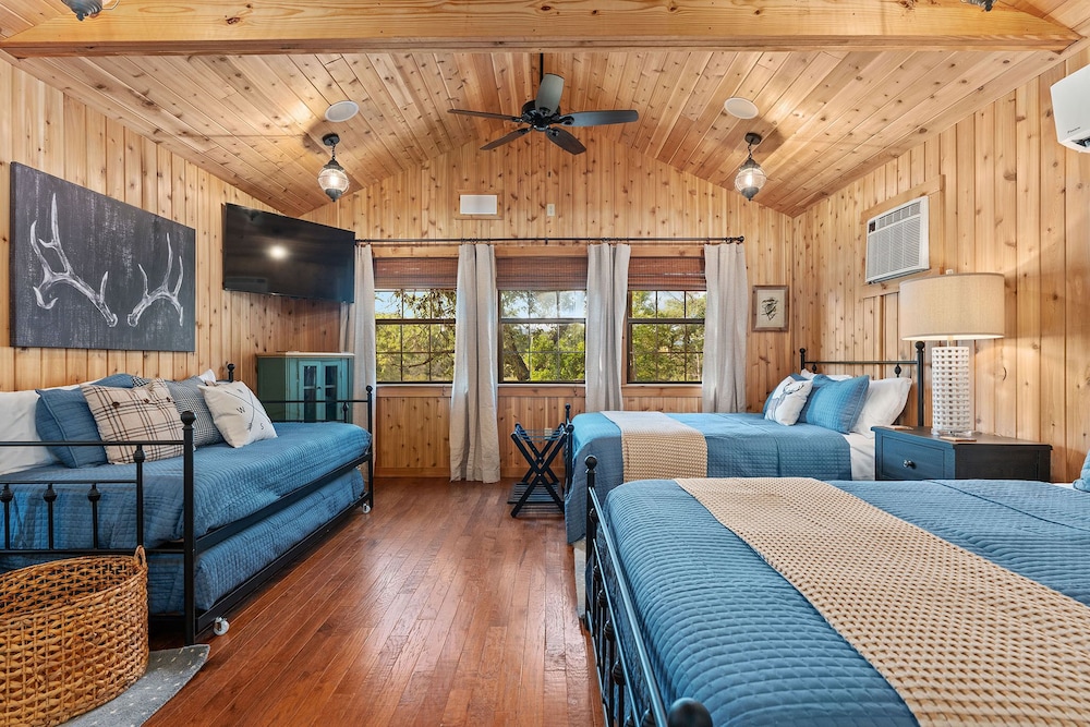 Frio Riverfront Home With Bunk House! - Leakey, TX